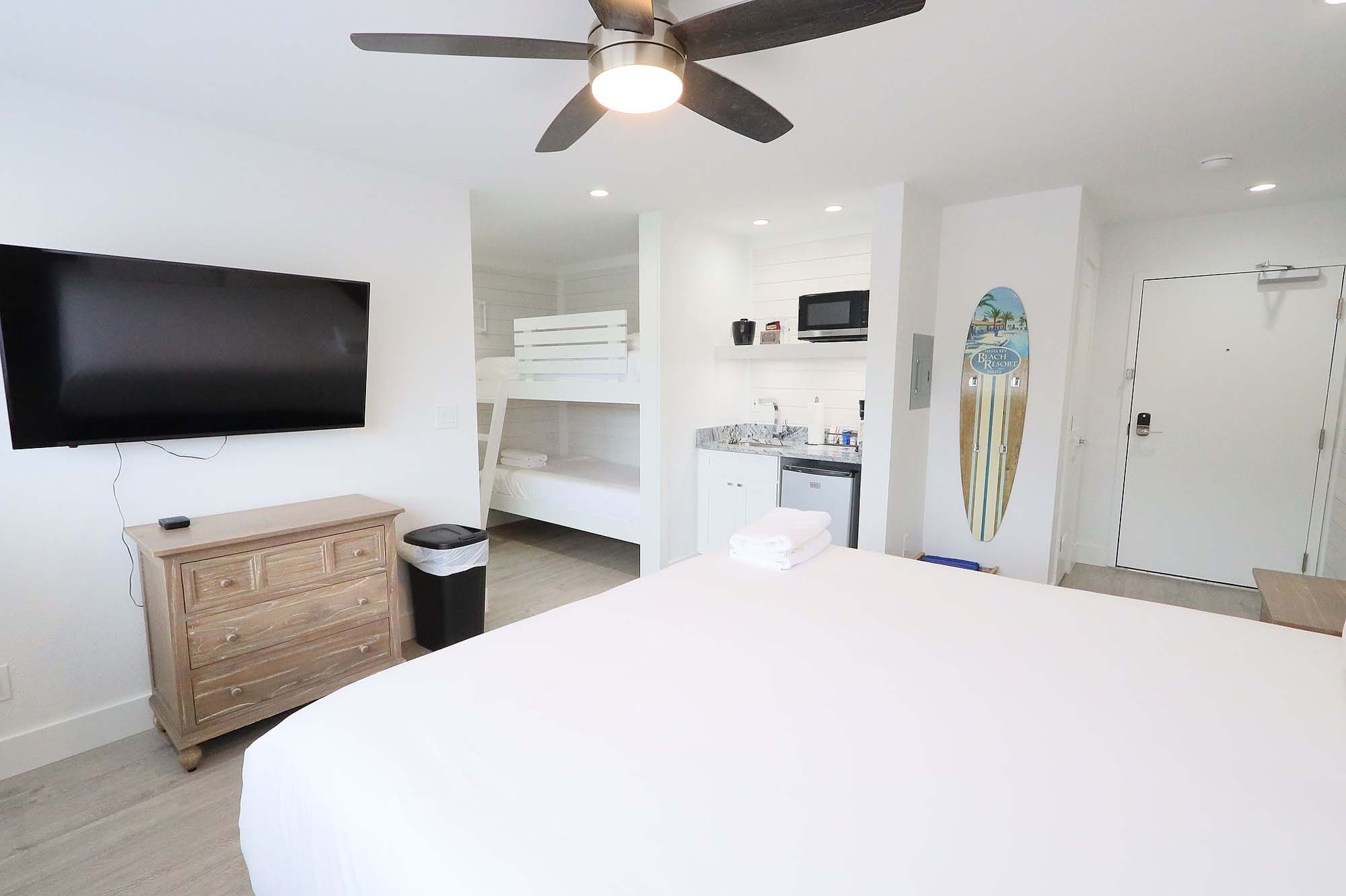 Siesta Key Beach Resort & Suites | The Only Hotel in Siesta Key